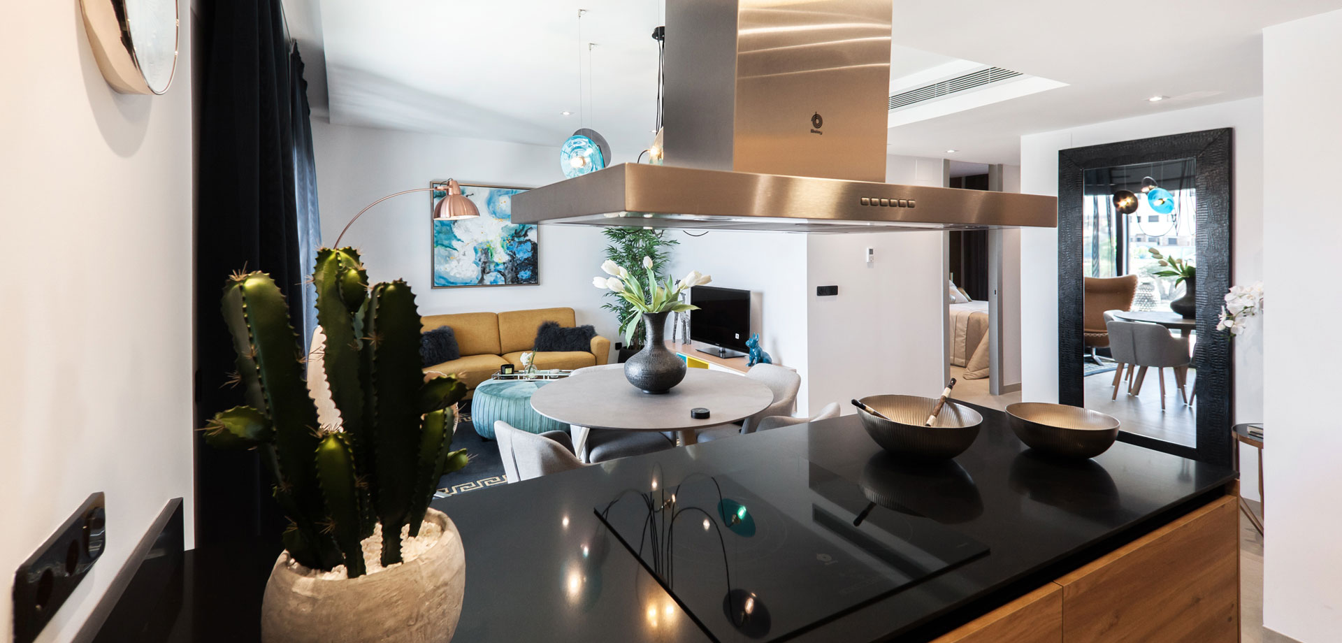 リアルライフ株式会社 ／ REAL LIFE CORP